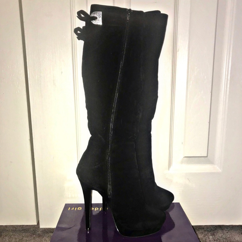 Knee High Black Suede Heal Boot - Gem